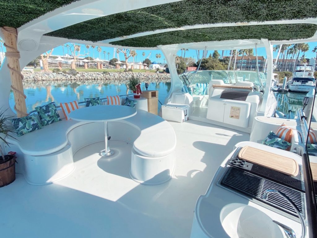 62' Island Boat: Dance, amp; Karaoke | OnBoat Inc