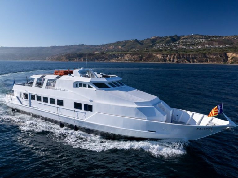 Los Angeles Modern Party Boat - Party Yacht Majorca | OnBoat Inc