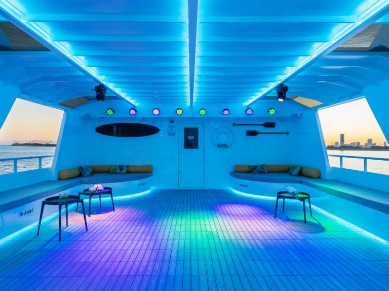 Los Angeles Modern Party Boat - Party Yacht Majorca | OnBoat Inc