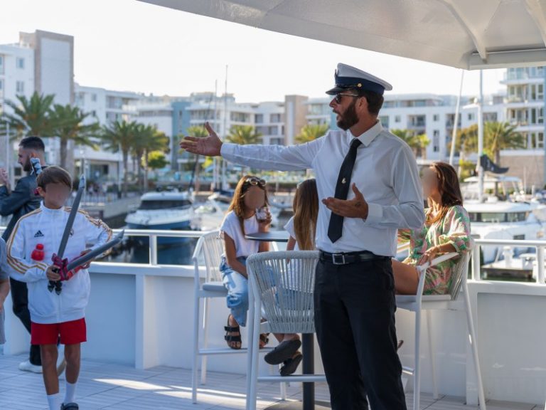 Los Angeles Modern Party Boat - Party Yacht Majorca | OnBoat Inc